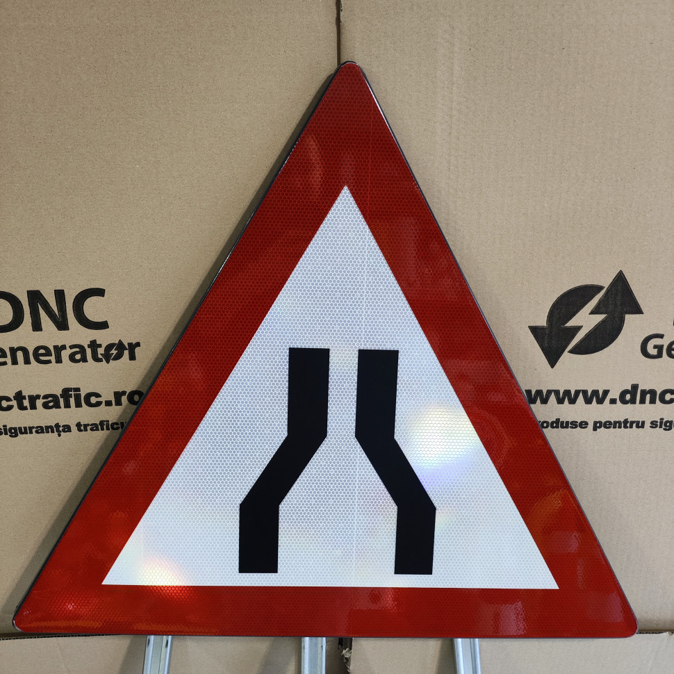 Drum ingustat pe ambele parti A9, Indicator rutier | Semn de circulatie ...