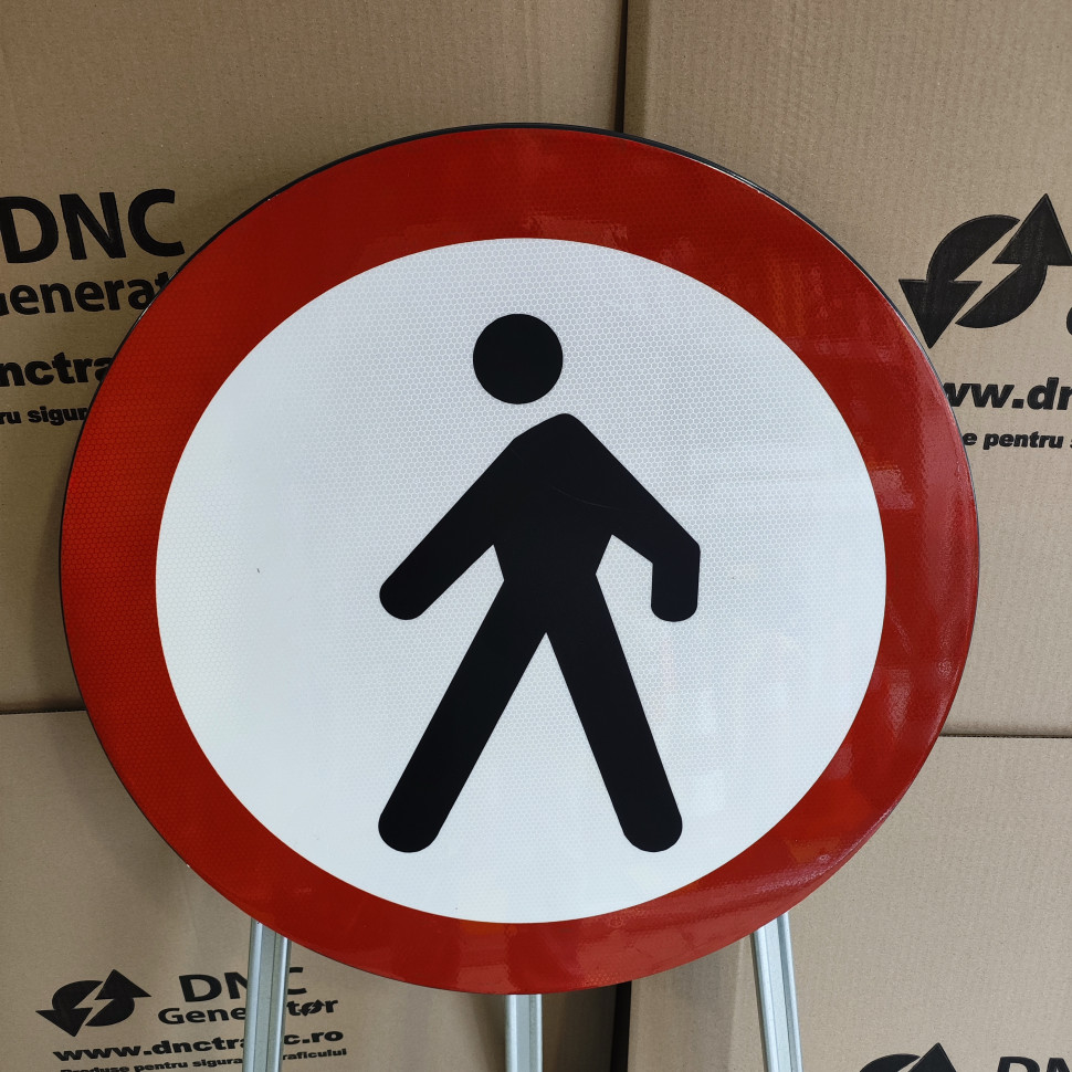 Accesul interzis pietonilor, Indicator rutier | Semn de circulatie ...