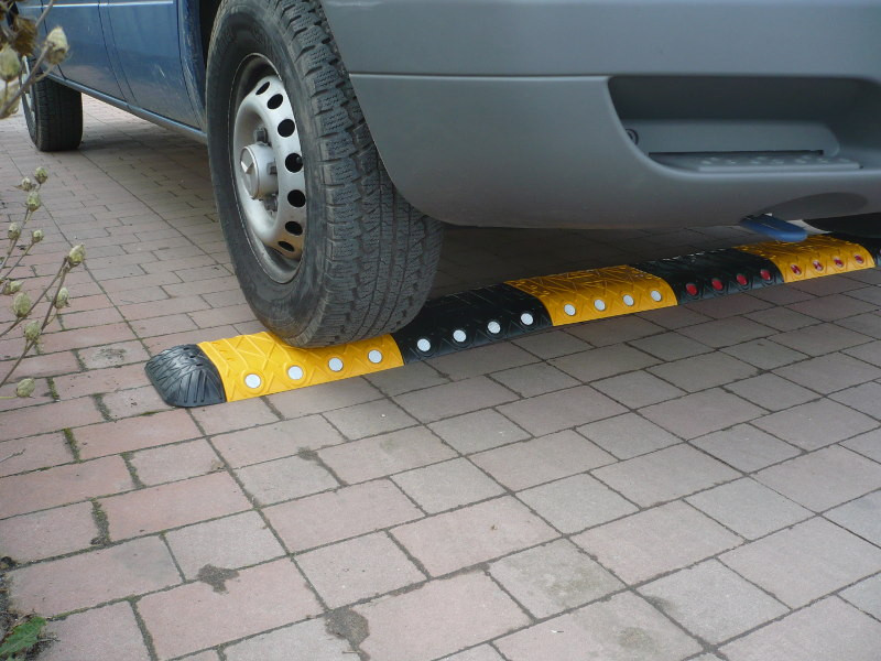 Limitator de viteza din PPC, inaltime 5cm, limitare 10km, culori ...